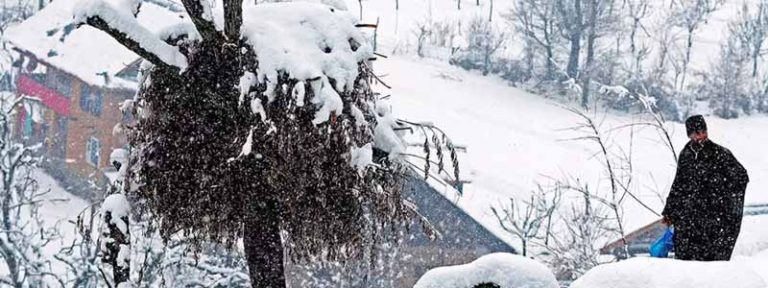 Top 5 Places to Visit for Snowfall near Delhi | Snowfall India