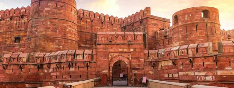 Top 8 Best monuments in Agra